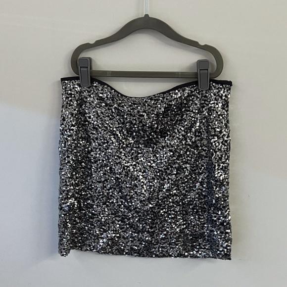 Express | Skirts | Silver Sequined Express Mini Skirt | Poshmark